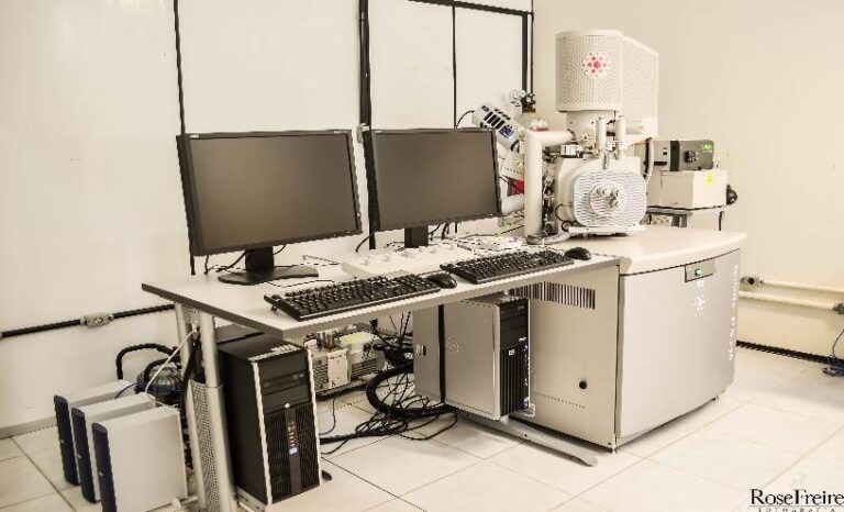 Microscópio Eletrônico de Varredura Quanta 450-FEG – FEI – Central ...